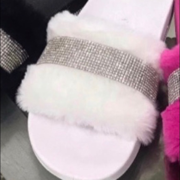 Liliana | Shoes | Size Only Left Rhinestone Fluffy Slides | Poshmark
